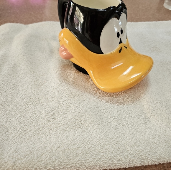 Applesauce | Dining | Daffy Duck Coffee Mug | Poshmark